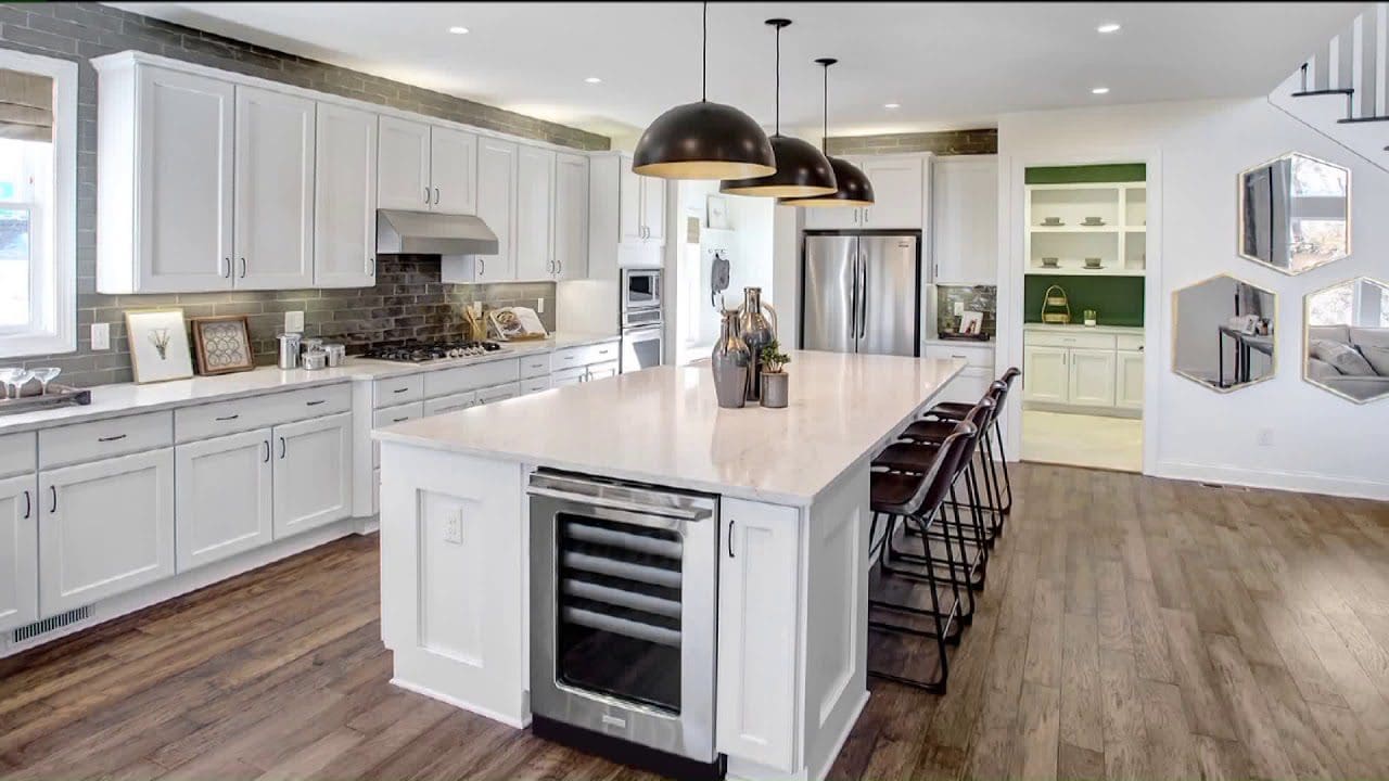 Quartz Countertops Guide: 6 Amazing Advantages of Quartz in Your Kitchen