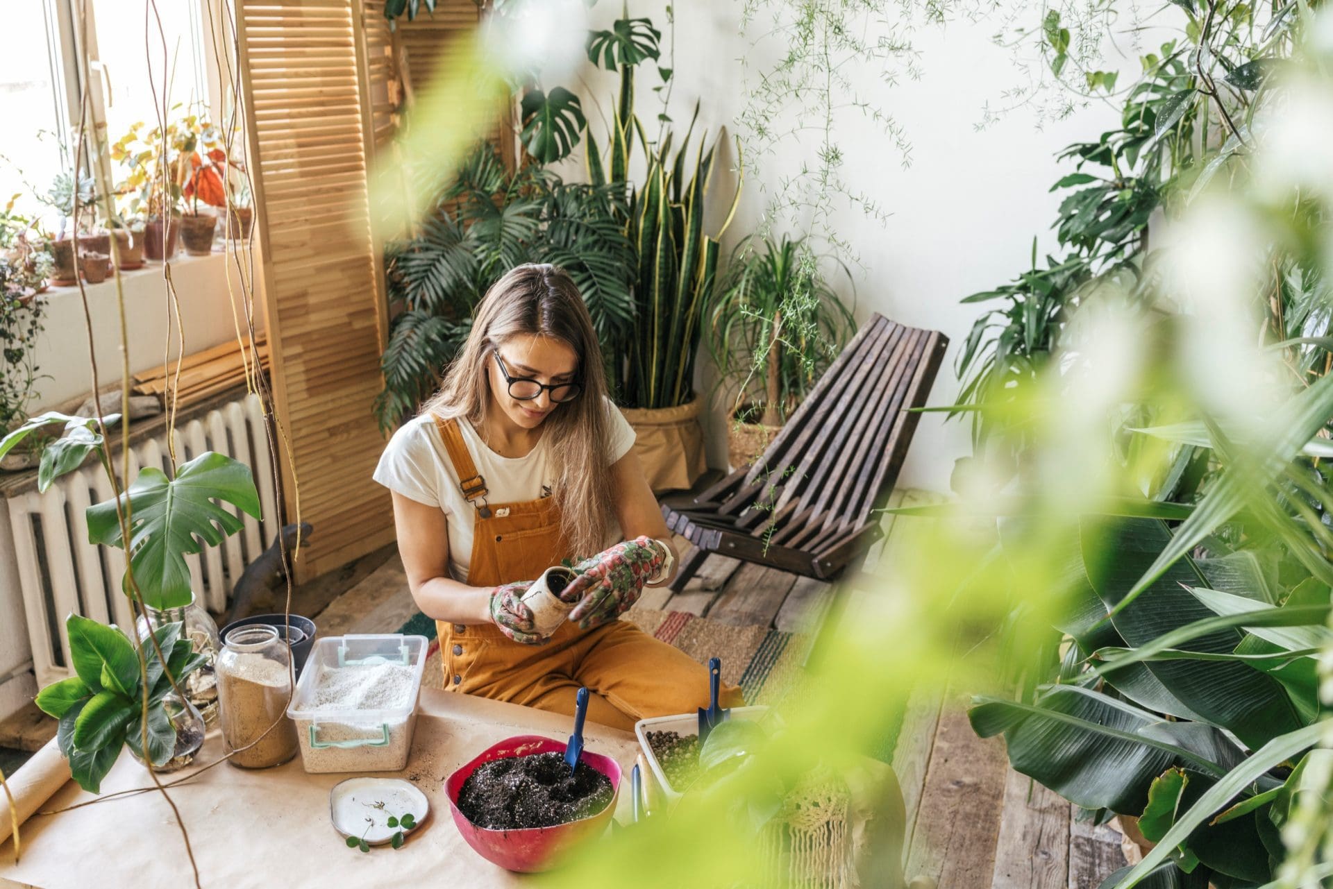 Indoor Growing Systems: How to Grow Your Own Food at Home – 2023 Guide