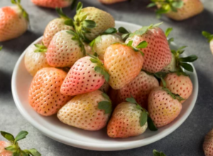 What Is a Pineberry? 1 Pineapple Tasting Berry